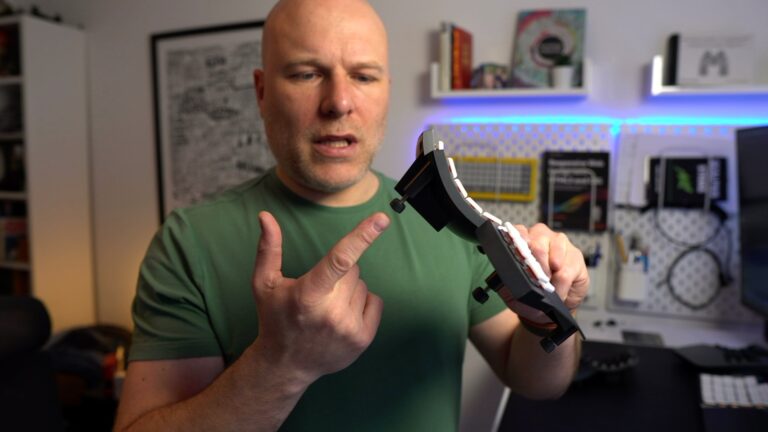 Review: MoErgo Glove80, split, wireless, columnar ergonomic keyboard ...