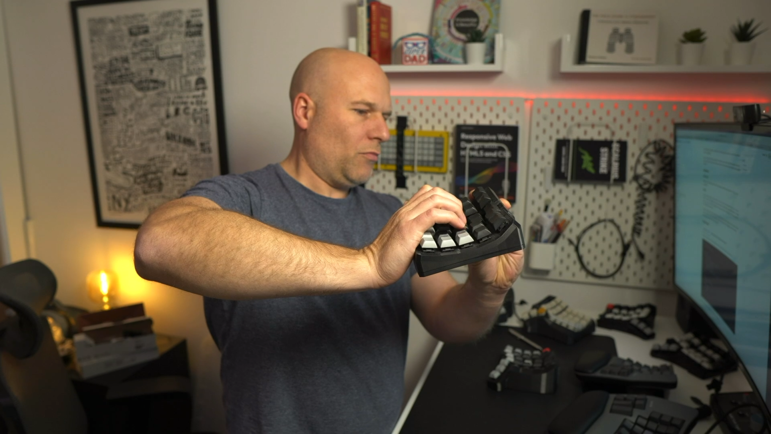 Review: Dactyl Manuform – an ergonomic, custom built mechanical ...